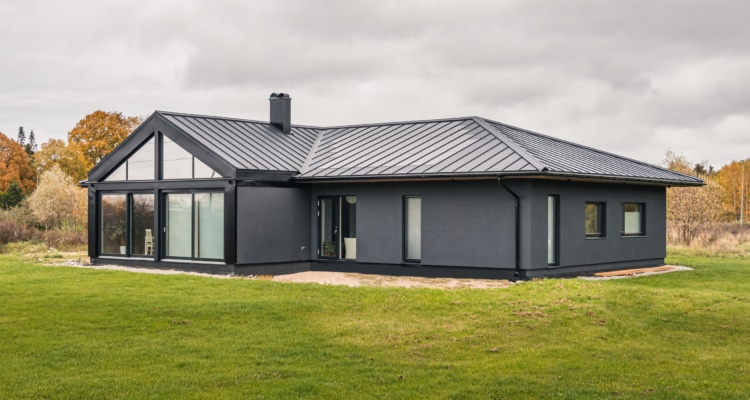 Plåttak med integrerade solceller | Solcellstak | Roofit.Solar