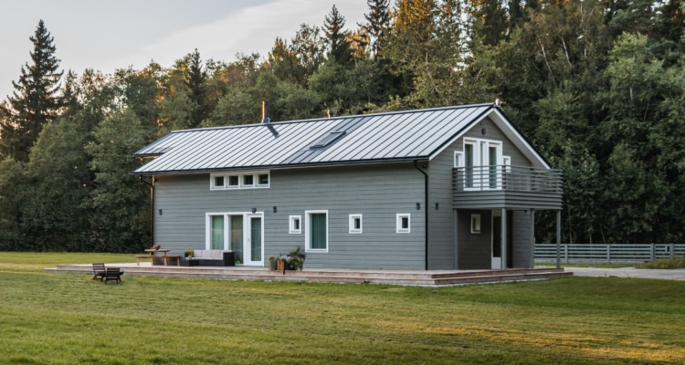 Plåttak med integrerade solceller | Solcellstak | Roofit.Solar