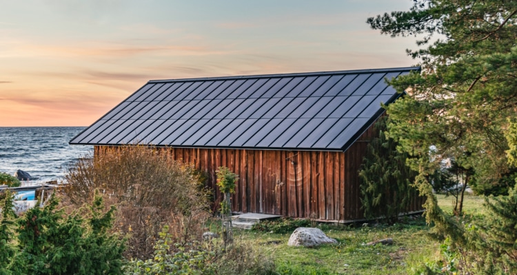 Plåttak med integrerade solceller | Solcellstak | Roofit.Solar