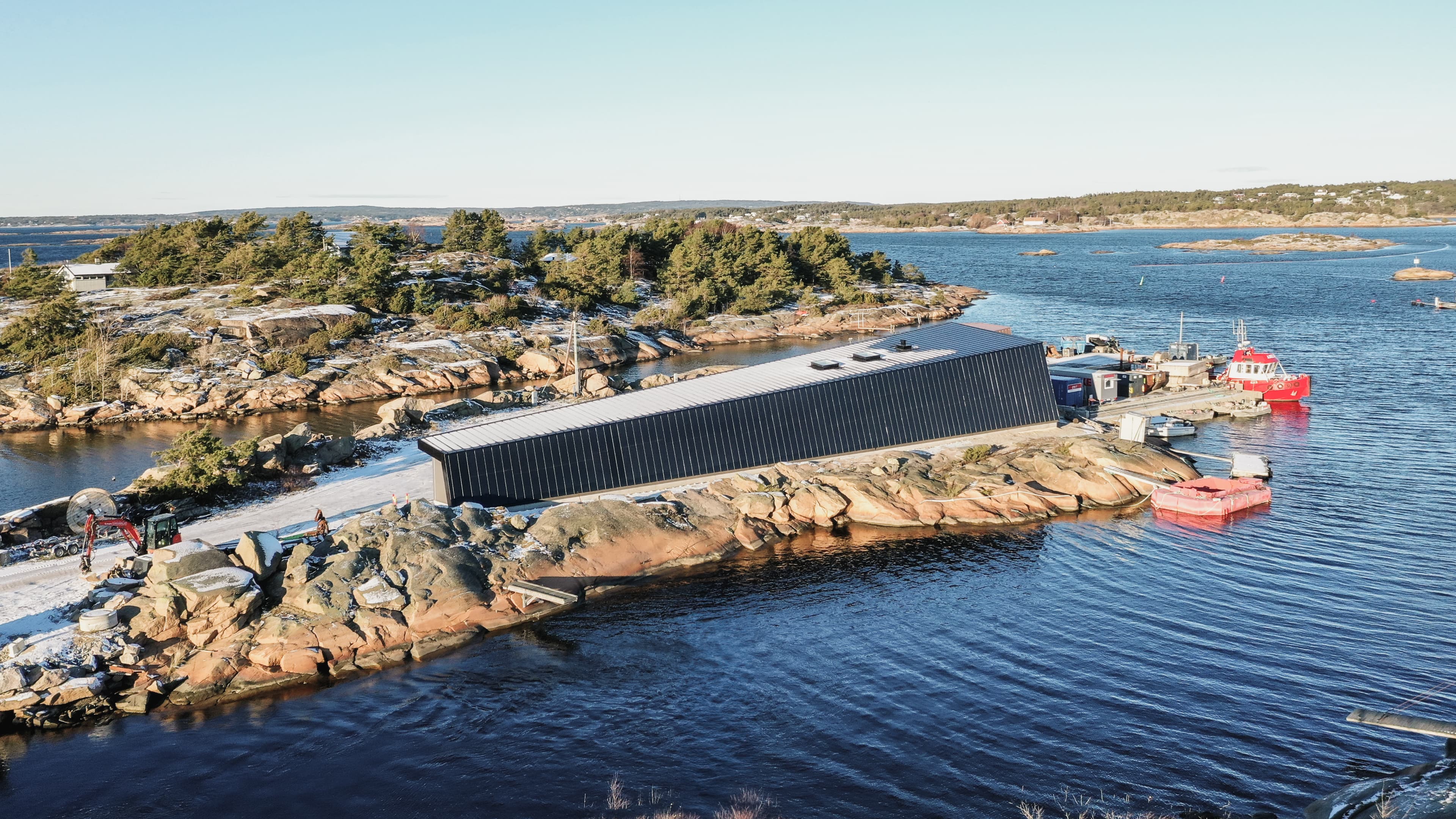 Plåttak med integrerade solceller | Solcellstak | Roofit.Solar